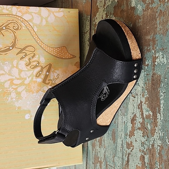 Very G | Shoes | New Very G Liberty Black Wedge | Poshmark